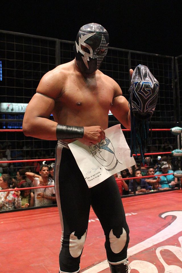 File:Black Star with Gitano's mask.jpg - Luchawiki